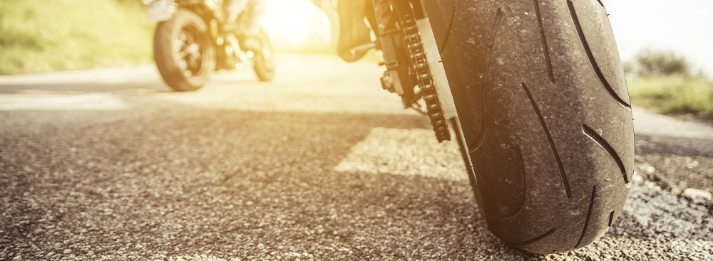 Pneu moto crevé : Que faire en cas de crevaison